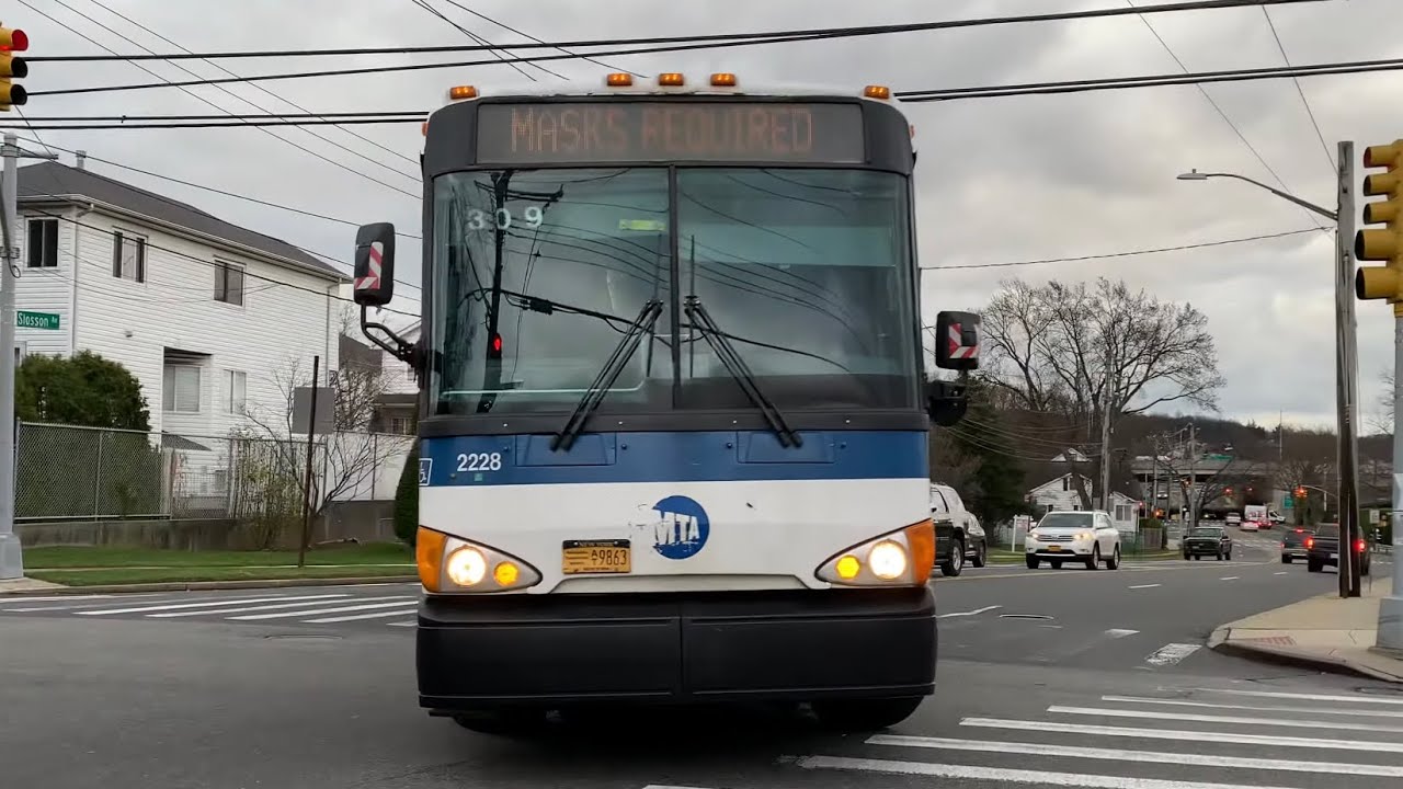 Port Richmond Bound 2008 MCI D4500CT 2228 SIM3C Express Bus At Victory ...