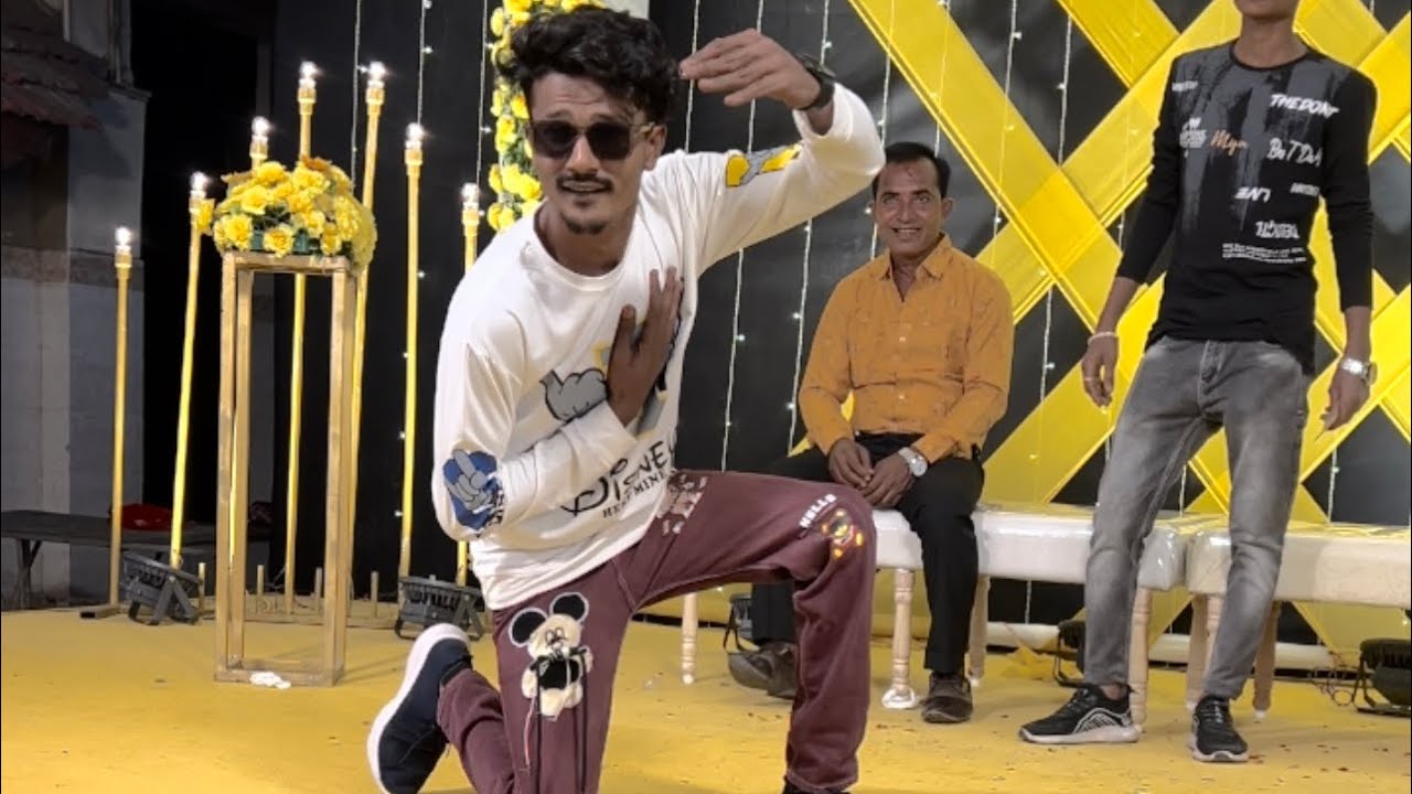 Dance plush !! Public prank dance !! Funny dance !! Wadding dance - YouTube