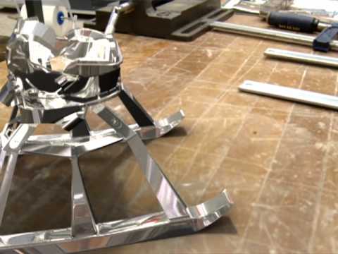 Hard Edge Modeling + motion tracking - YouTube