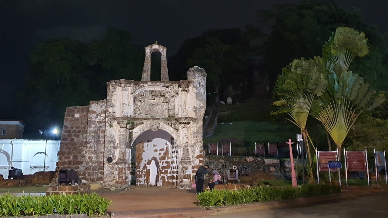 A Famosa | Portuguese Fortress | c.1511 | St Paul's Hill | Malacca ...
