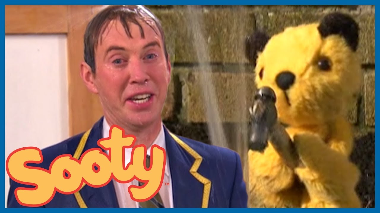 Soaking Wet in Winter | The Sooty Show - YouTube