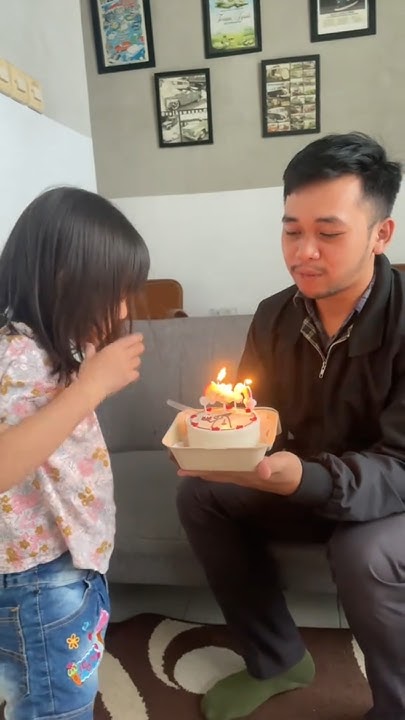 momen lucu ketika meniup lilin kue ulang tahun bikin ngakak ‼️‼️ #ngakak #lucu #ulangtahun # ...