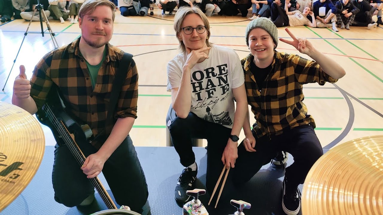 Laura ja Kaksi Naulaa - Valtakunta (live) 12.3.2023 - YouTube