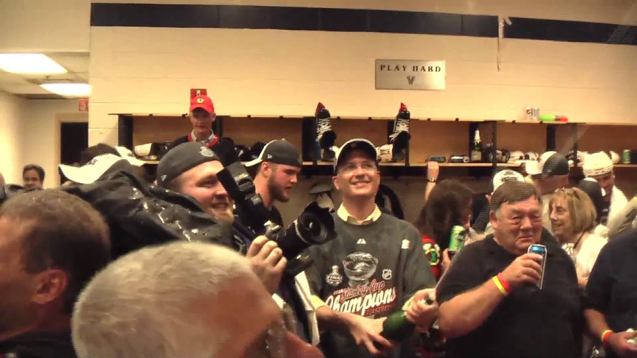Chicago Blackhawks celebrate 2010 Stanley Cup Championship - YouTube
