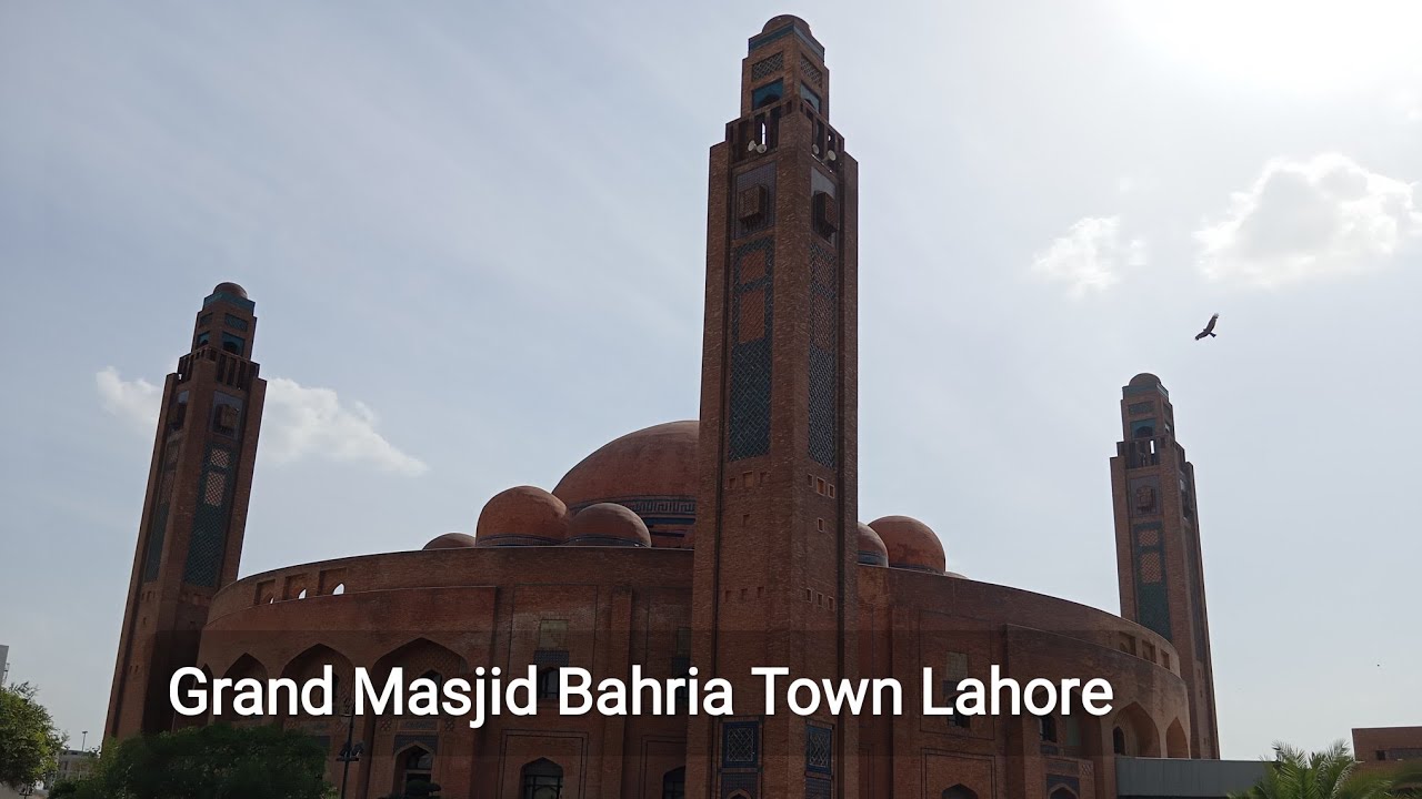 Grand Masjid||Bahria Town Lahore||Beautiful Domes||Huge Pulpit ...