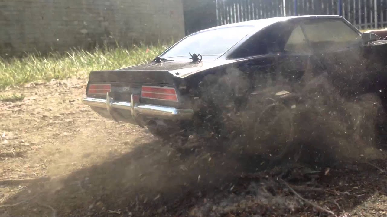 Mud burnout - YouTube