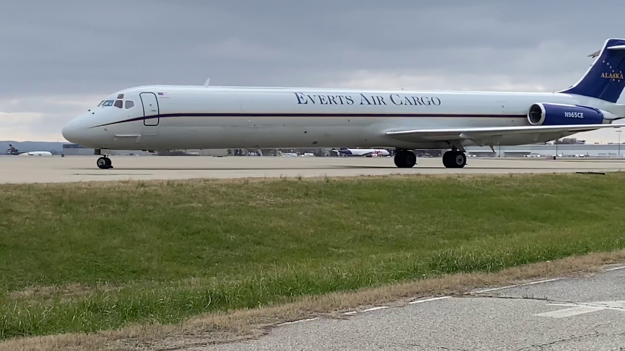 Everts air cargo md-80 in Louisville - YouTube