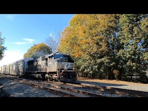 NS #1824 [SD70ACC] leads Manifest with Mid dpu #4633 - YouTube