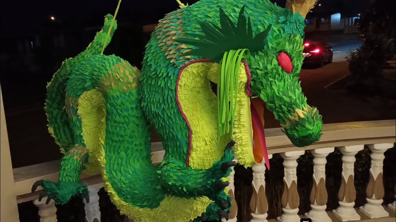 Piñata Dragon Shenron Shen Long - YouTube