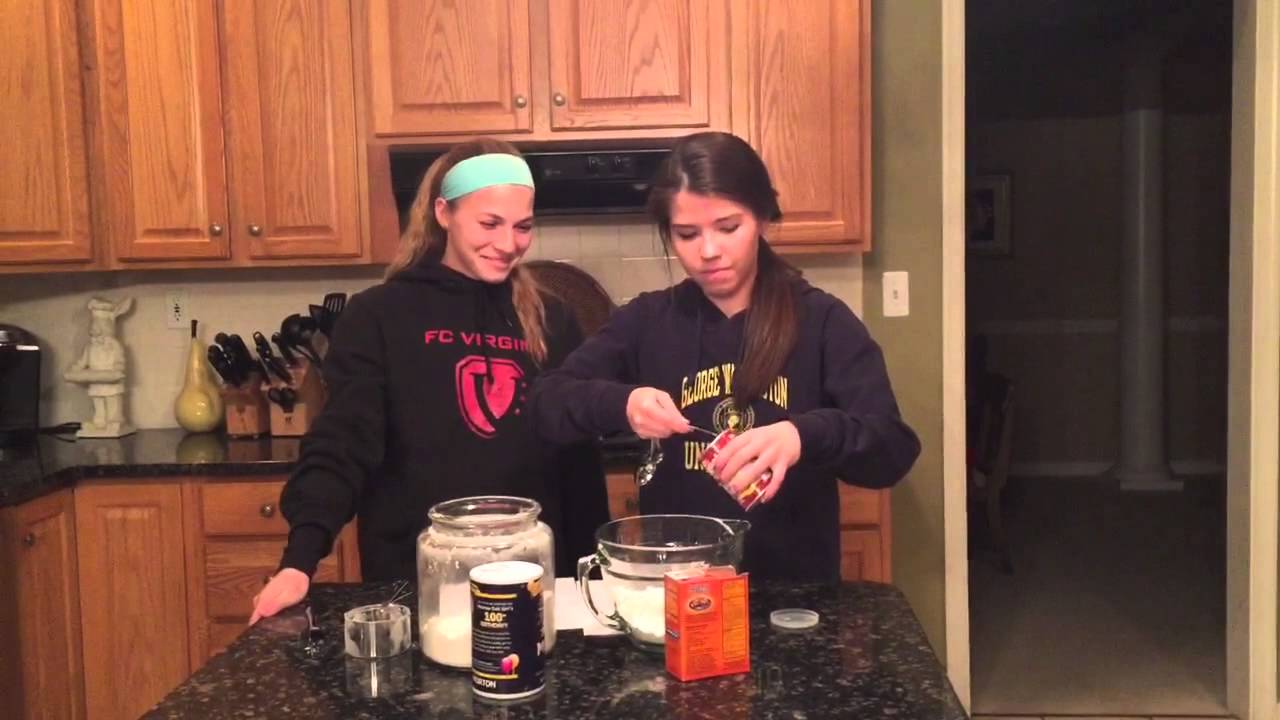 Ancient Roman Honey Cookies- Latin p 2 - YouTube