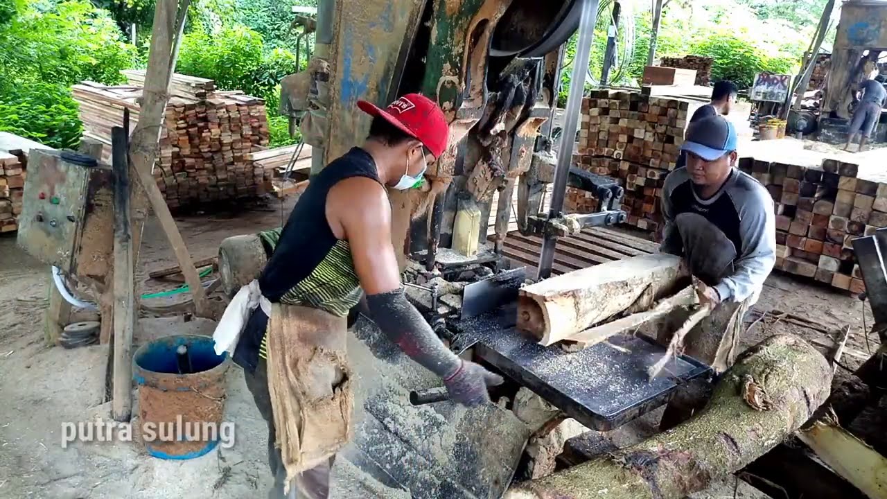 I like akasia wood - YouTube