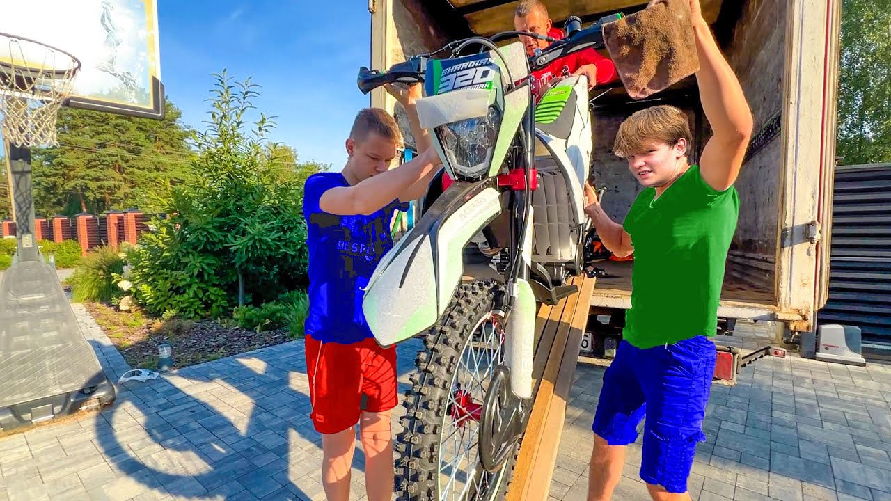 ПОДАРОК САШЕ. ПЕРВЫЙ ЭНДУРО. SHARMAX POWER MAX 320. НИКА ЛАЙФ - YouTube