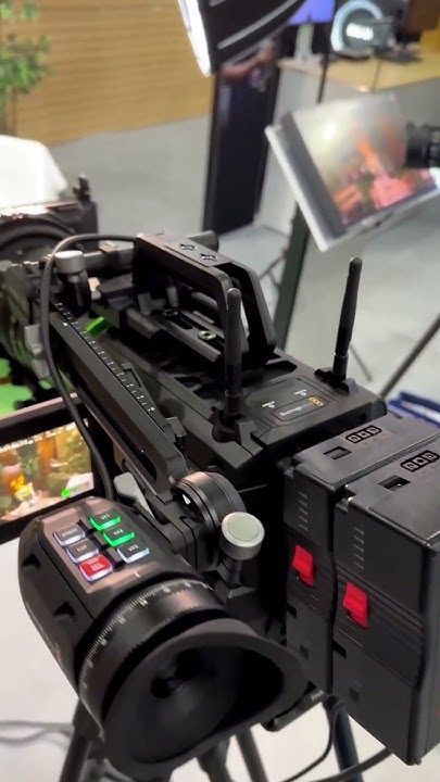 Máy quay điện ảnh Blackmagic URSA Cine 12K tại Broadcast Asia. - YouTube