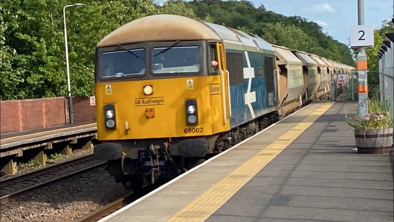 “Bob Tiller CM&EE” 69002 6E88 heading for Goole Glassworks 16:48 3E Lea ...