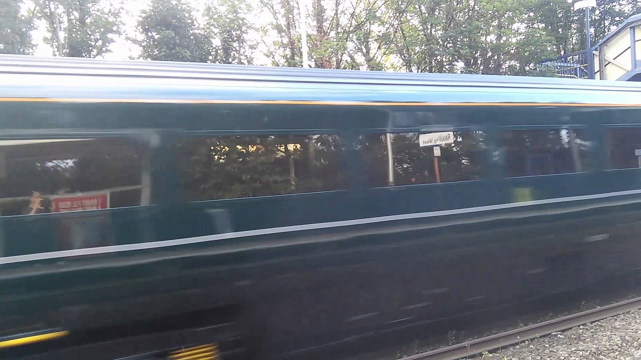 GWR HST in new green livery passing Reading West - YouTube