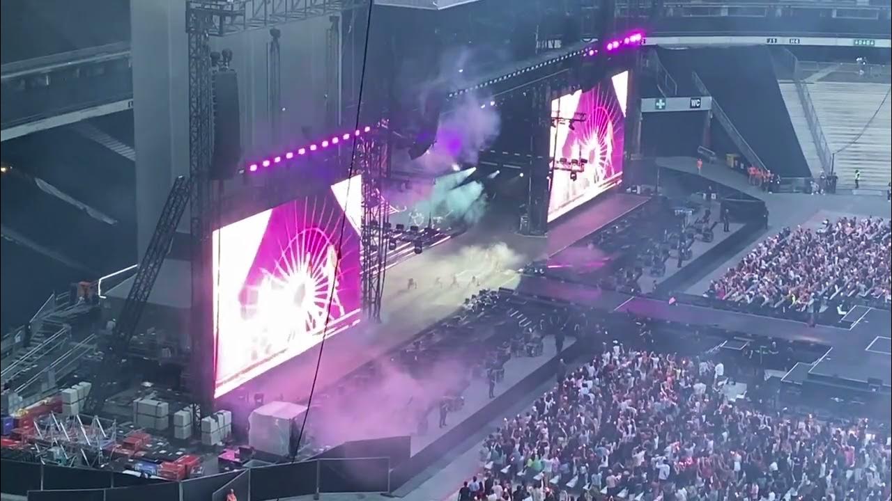 BlackPink - Pink Venom - Stade de France (2023) - YouTube