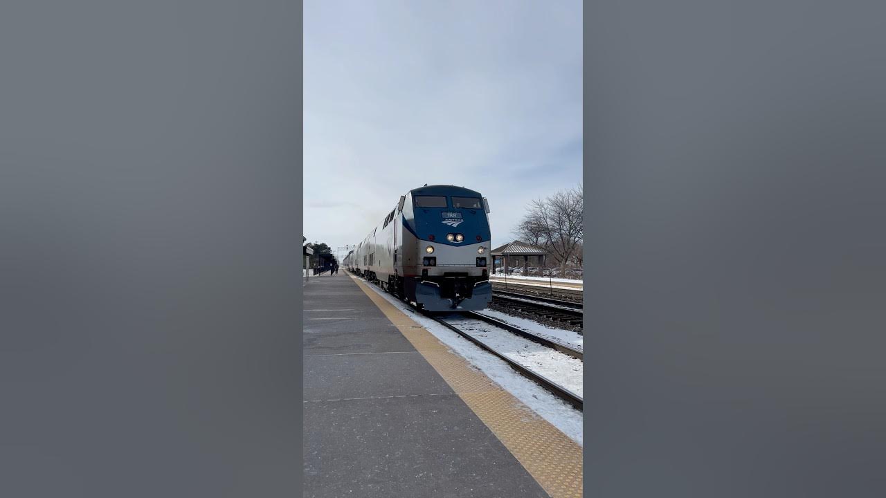 Amtrak California Zephyr Arriving into Naperville #trains #amtrak #railfanning - YouTube