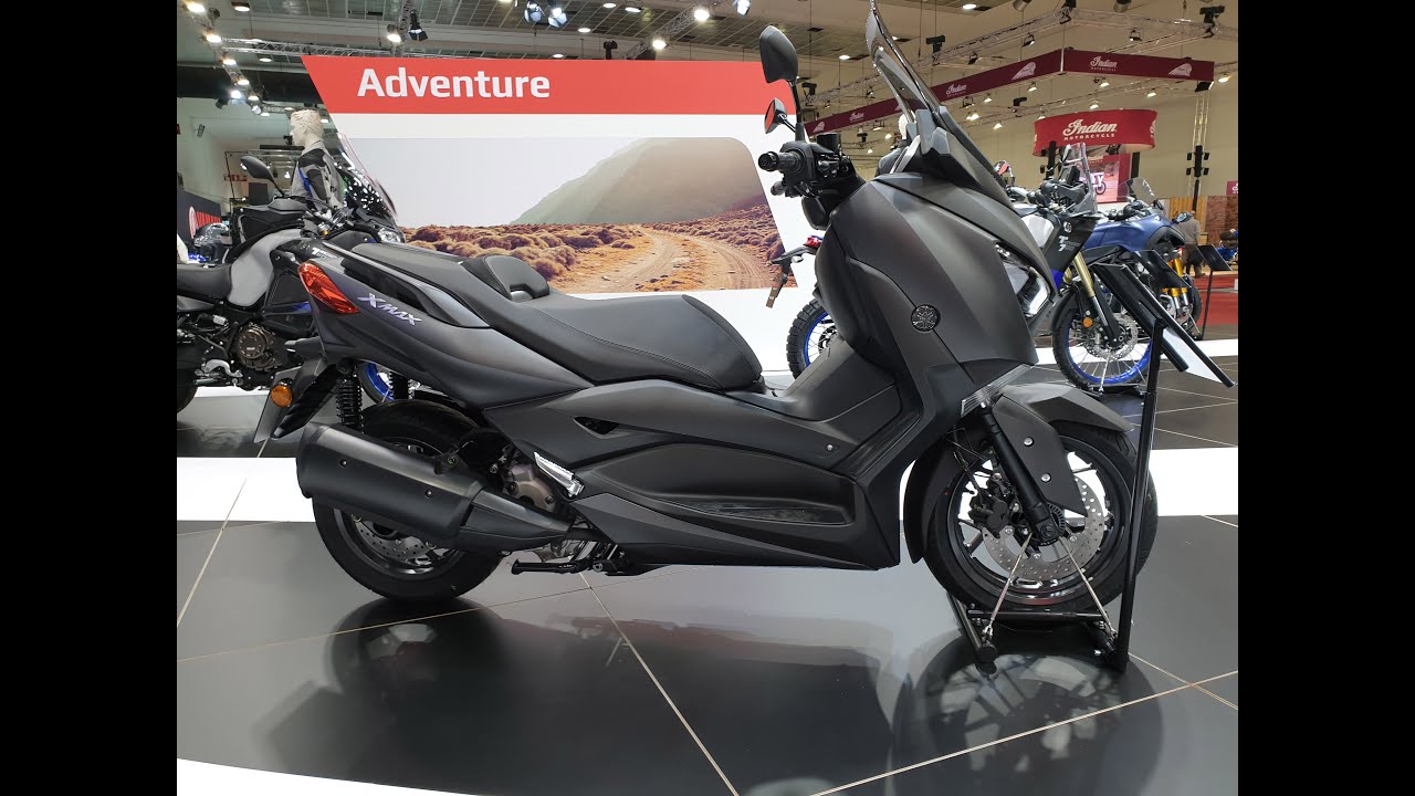 2020 YAMAHA XMAX 300 at Brussels Motor Show 2020 - YouTube