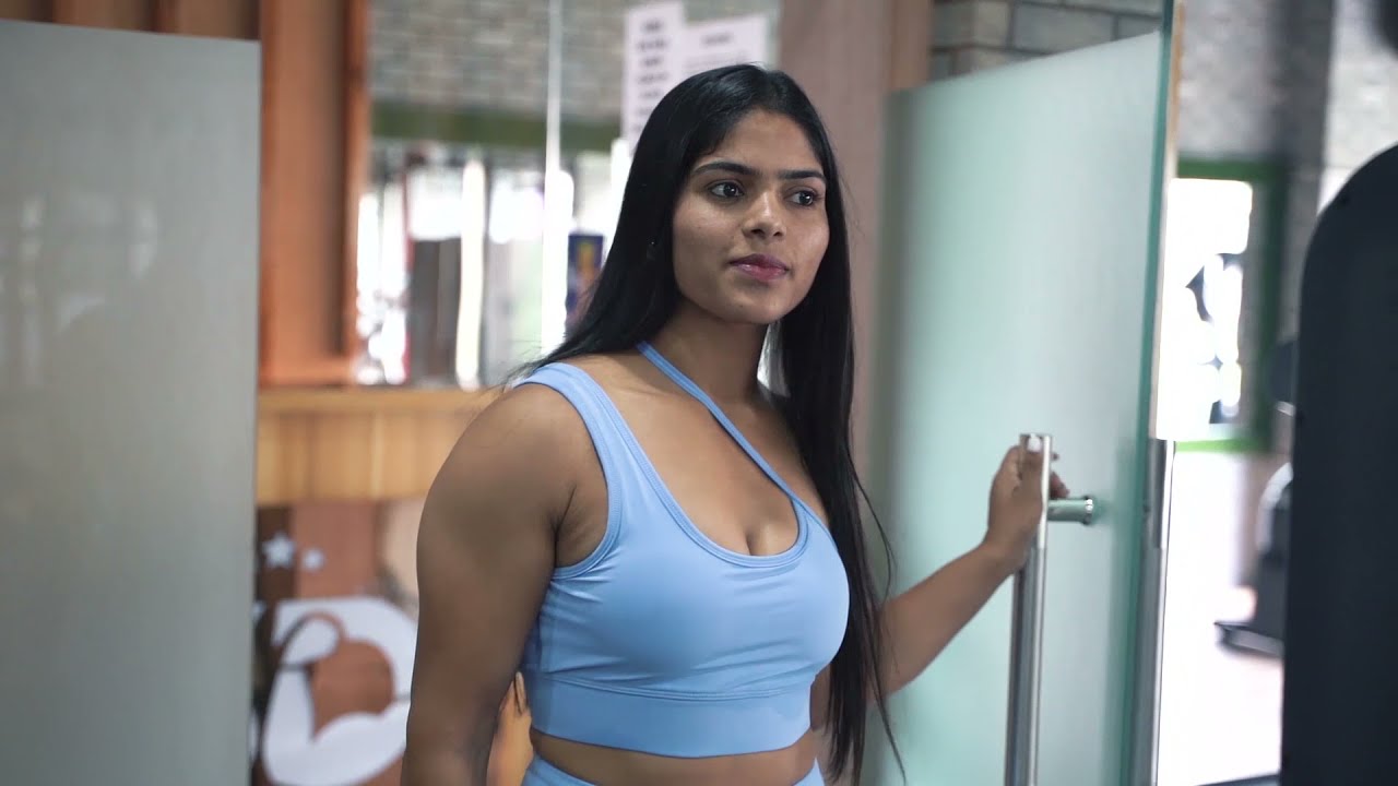 BACK WORKOUT (SHIVANI GUPTA) बैक वर्कआउट ओफ़ शिवानी गुप्ता FULL VIDEO ...