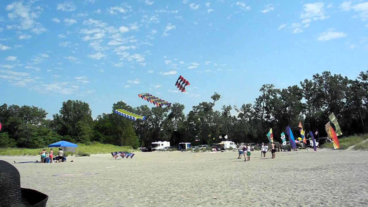 Kite Beach #1 @ Presque Isle State Park - YouTube
