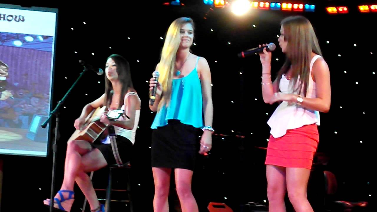 Triplet Sisters singing - Marry you, Bruno Mars - YouTube