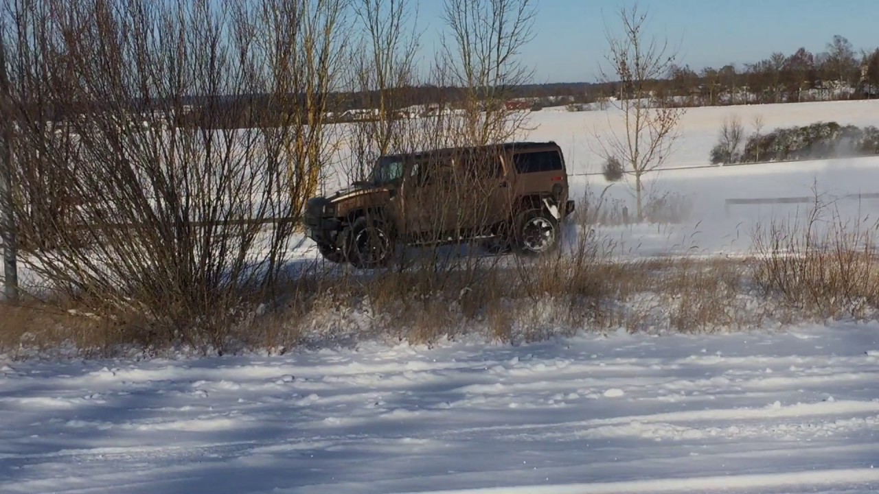 Hummer H2 drift Gopro, DJI Phantom 4 - YouTube
