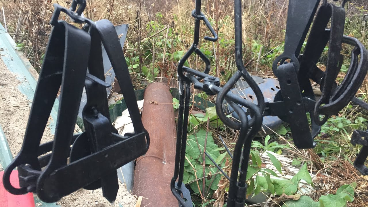 Survival Trapping ..Dyeing and waxing traps - YouTube