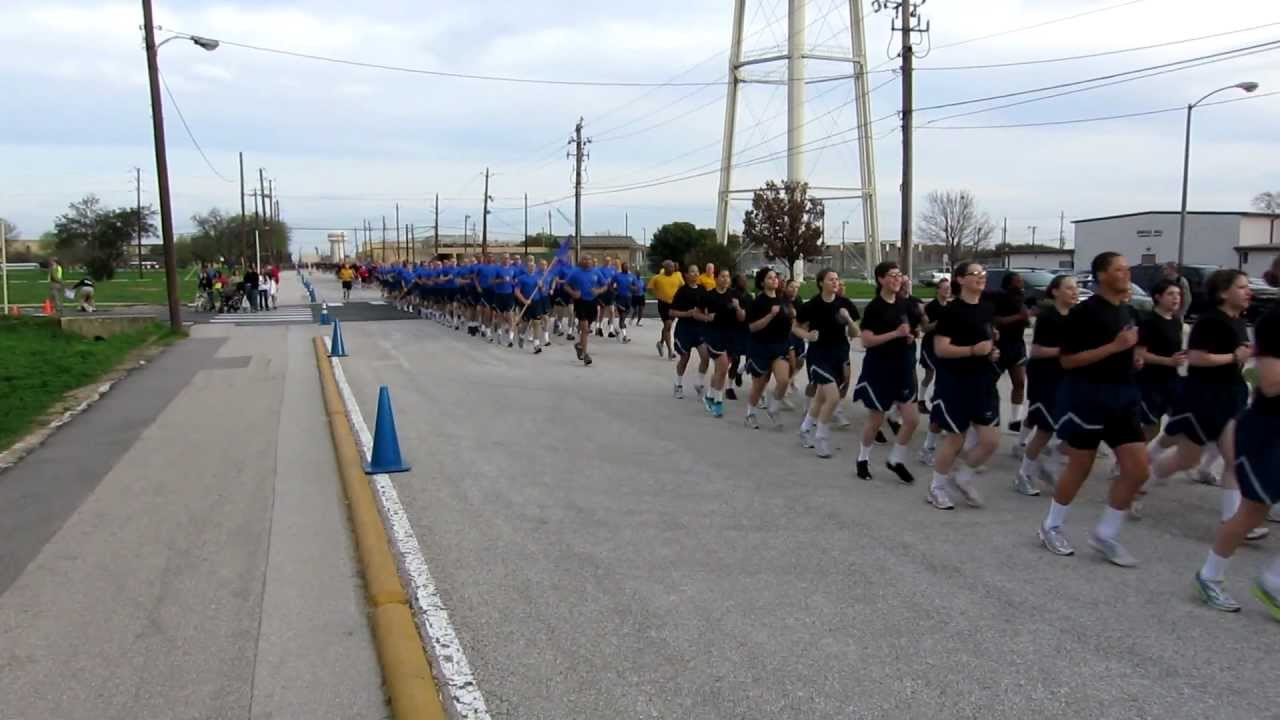 USAF BMT Airman's Run 23 Feb 2012 - 1st Pass - YouTube