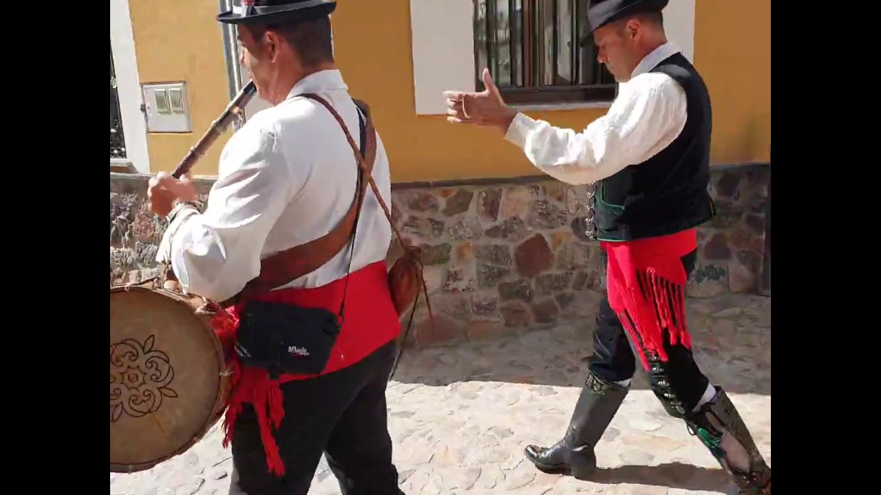 A BUSCAR A LA MAYORDOMA - YouTube