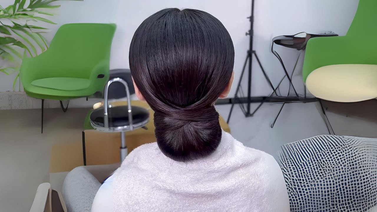 How to do sleek bun hairstyle | Sleek bun hairstyle tutorial - YouTube