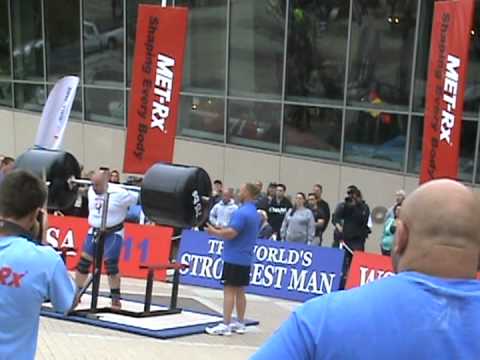 2011 World's Strongest Man- Squat Lift- Rob Frampton - YouTube