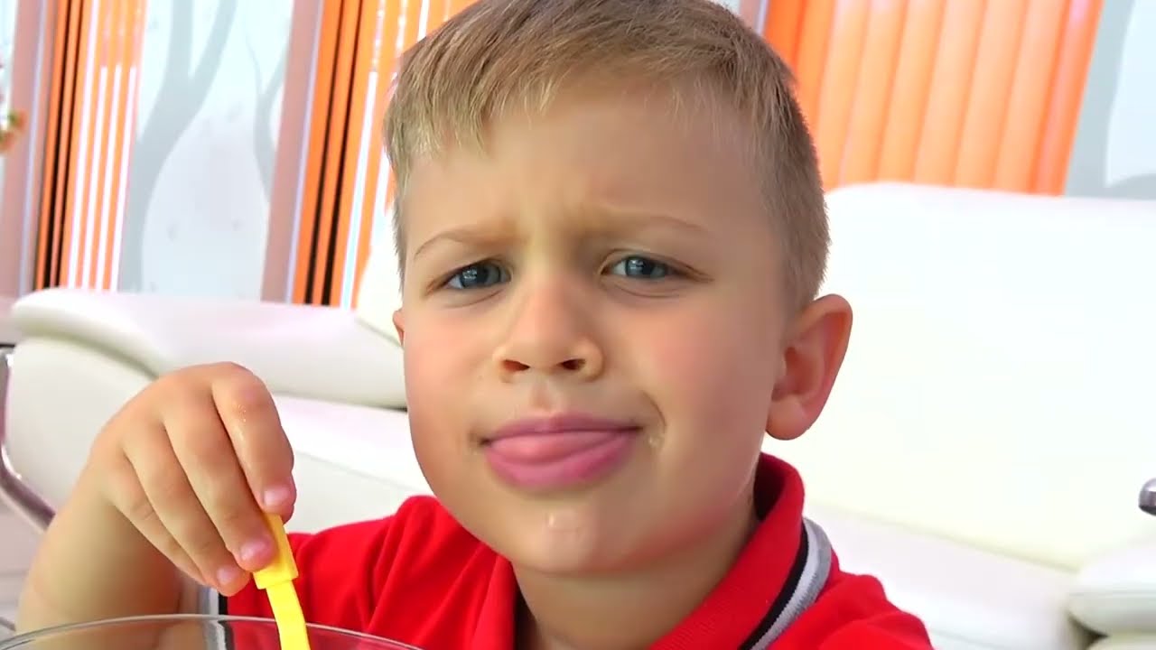 Diana and Roma pretend to play cooking toys - YouTube