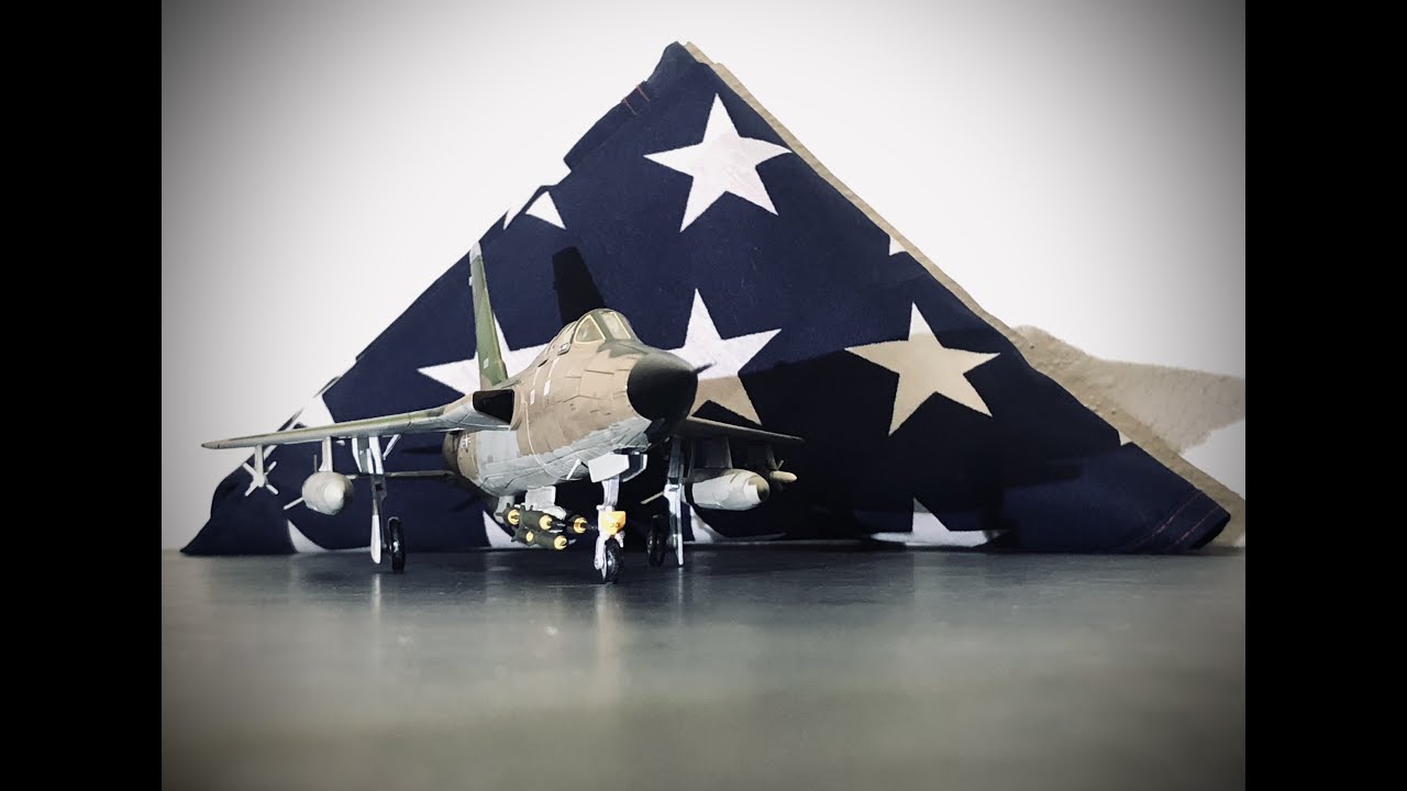 HobbyMaster F-105F USAF 355th TFW, 357th TFS "Kingfish 01" Thorsness ...