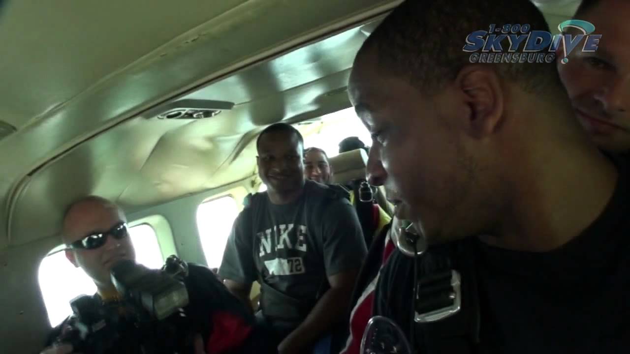 Ricky Courtney Jr.'s Tandem skydive! - YouTube
