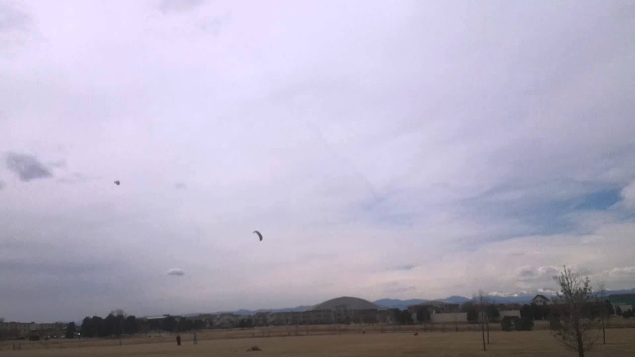 Jim Lundberg flying Benson sport kite in high wind - YouTube