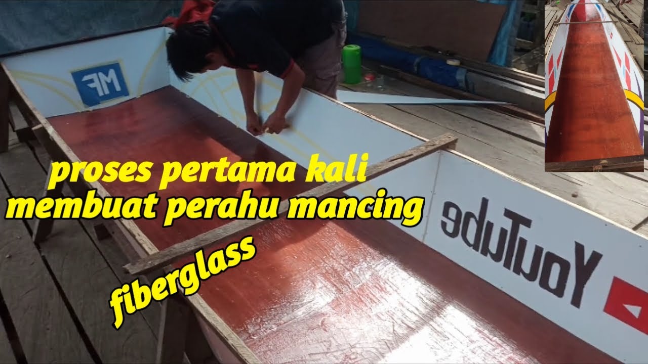 Membuat perahu mancing fiberglass sendiri part 1@Meranti fishing - YouTube