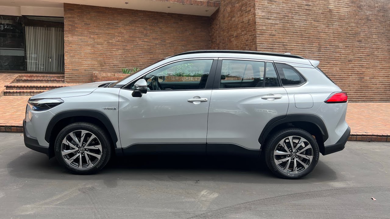 Toyota Corolla Cross Seg Híbrida 2023 - YouTube