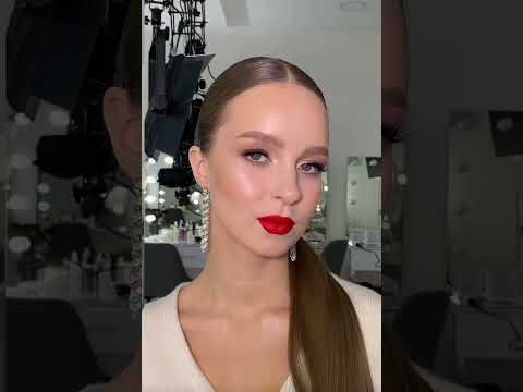 Red lips - YouTube
