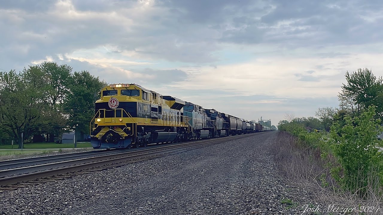 NS 309-03 w/ NS SD70ACe #1069 (VGN HU), NS AC44CW #3987 (Ex-CMQ), and ...
