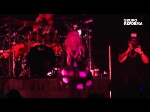 Avril Lavigne - Hello Kitty live a Monterrey, Mexico (13 maggio 2014)