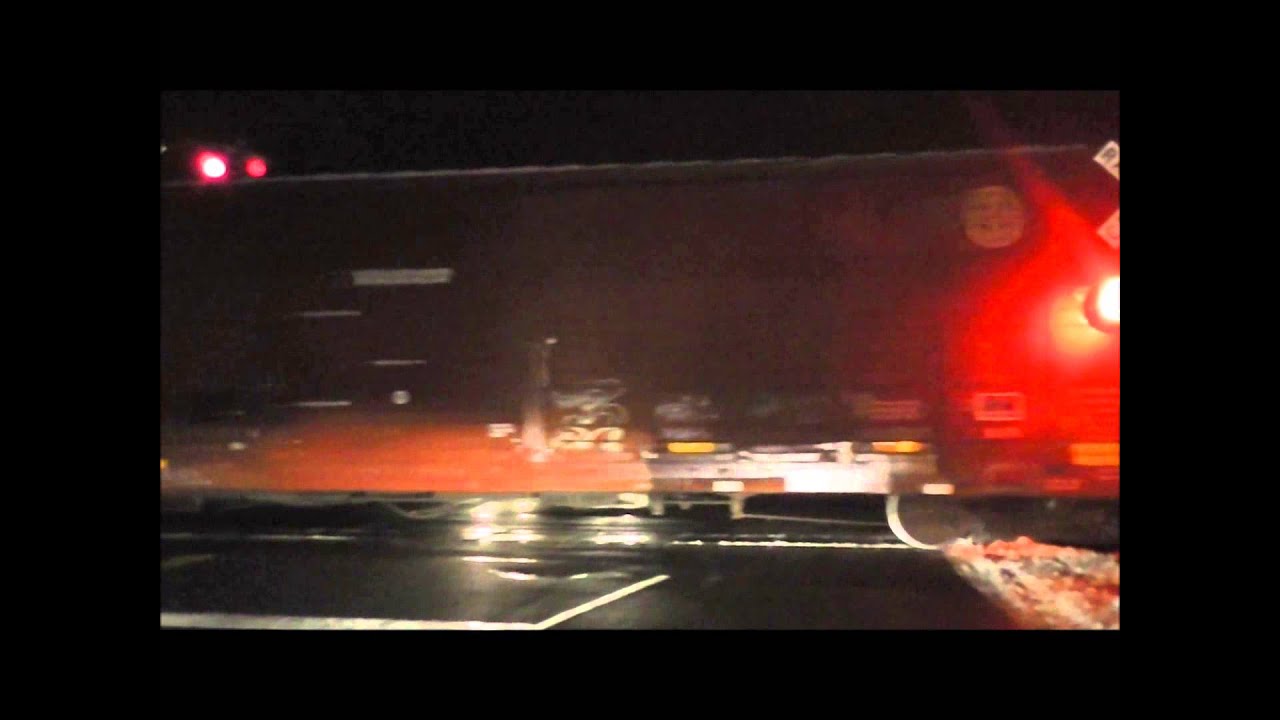 CSX 4441 pushes boxcars and centerbeams into 2 sidings - YouTube