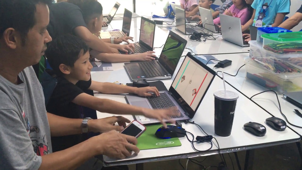 Demo Time : เด็กๆสอนคุณพ่อคุณแม่ให้เล่นเกมที่สร้างขึ้นเอง - YouTube