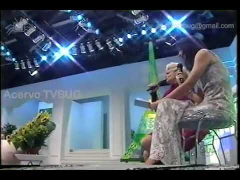 Alinne Moraes e Cris Viana Desfilando no Programa da Hebe - 1998