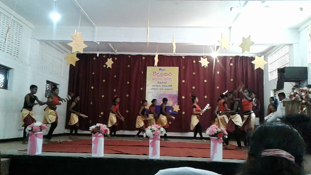 Pathuru dance - YouTube