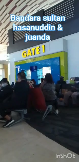 suasana ruang tunggu bandara Sultan hasanuddin Makassar & kedatangan bandara Juanda surabaya ...