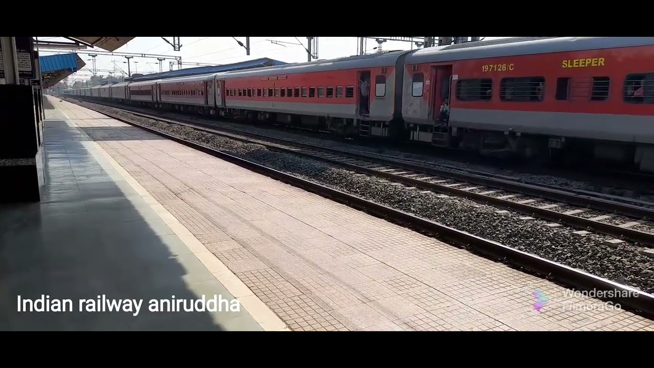 12409 raigarh hazrat nizamuddin gondwana express arrived n departure ...