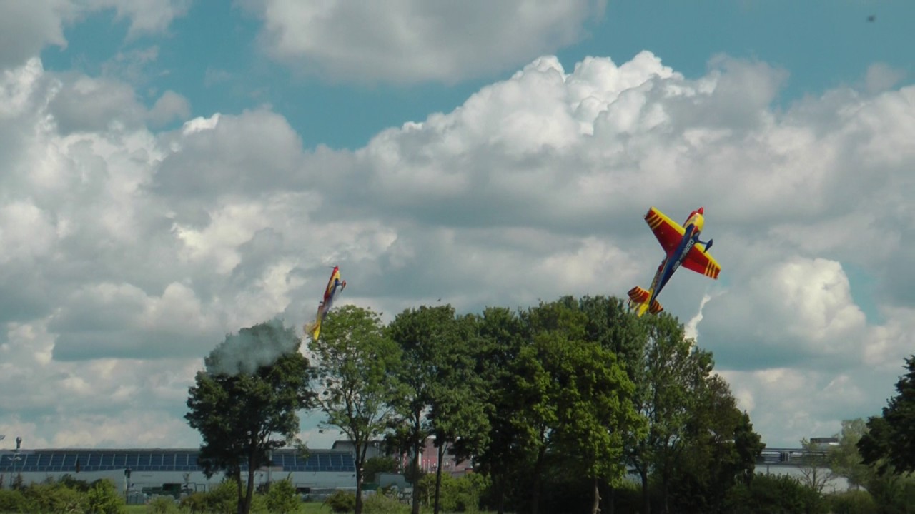 Multiplex Airshow 2017 - German Aerobatic Team - YouTube