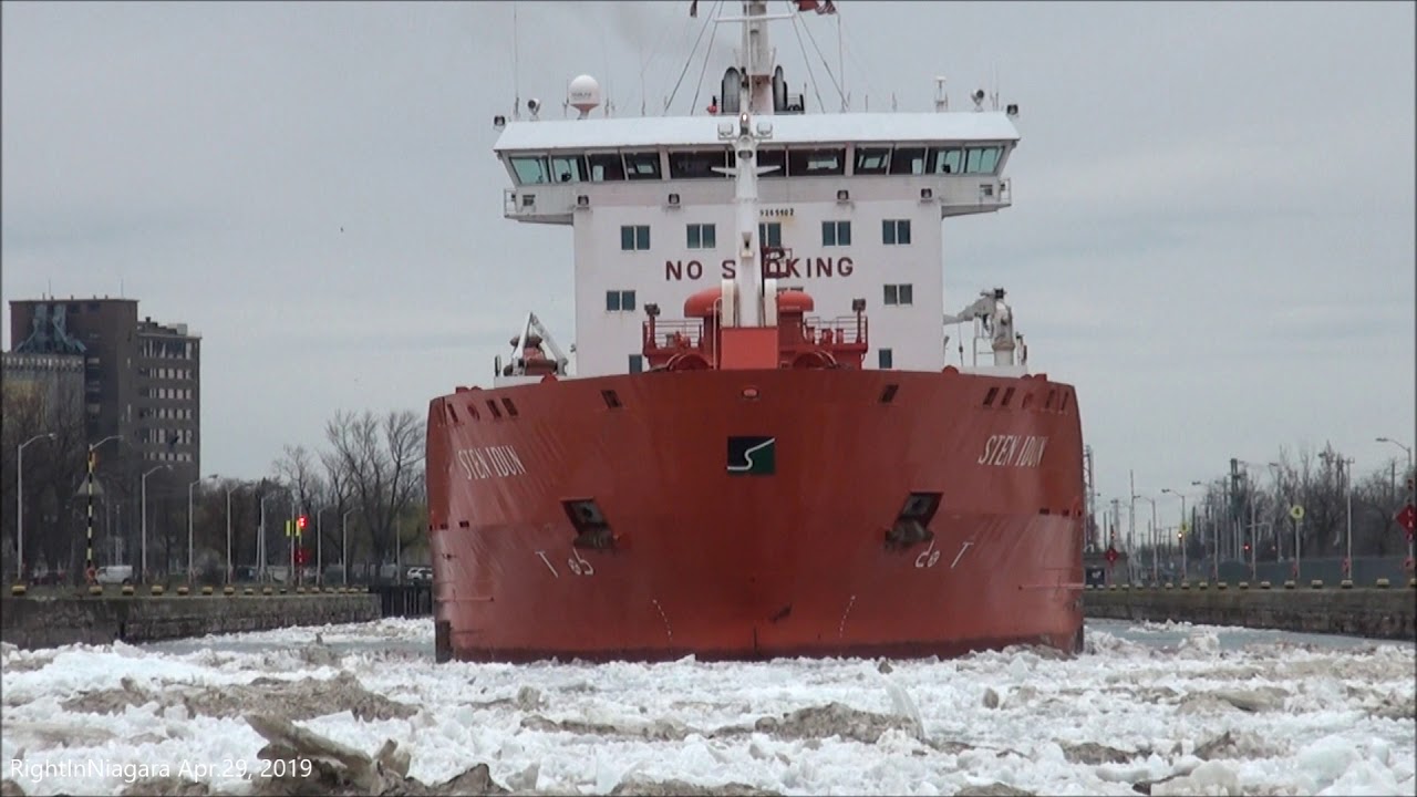 Tanker ship STEN IDUN cuts through ice on the Welland Canal, Port ...