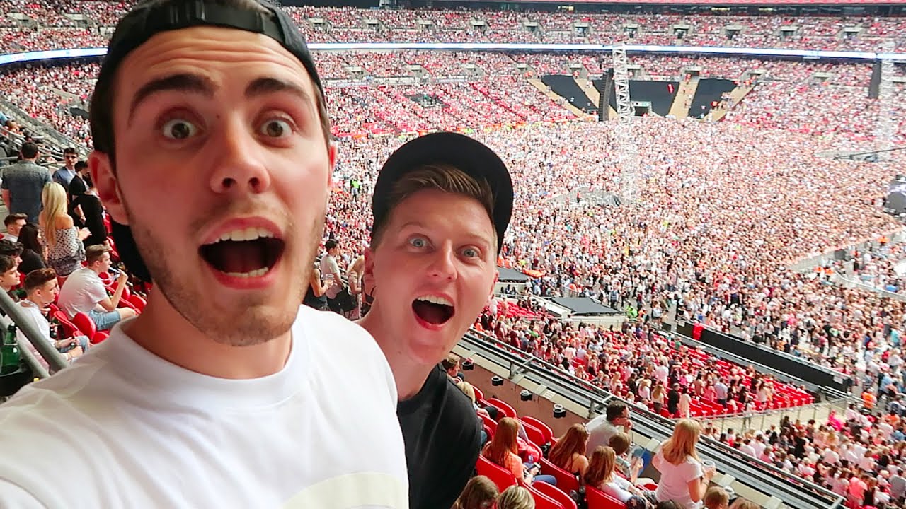 OMG 80 000 PEOPLE YouTube