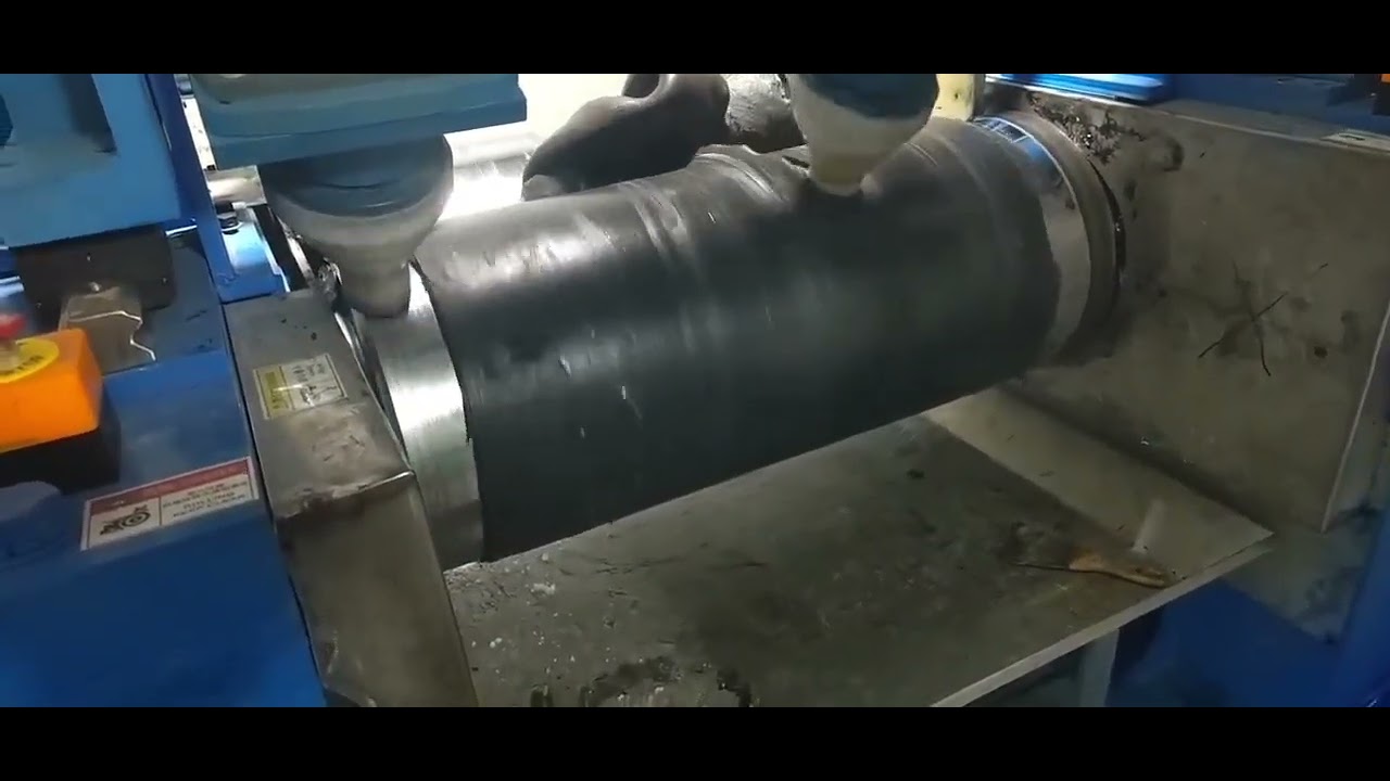 silicone rubber mixing mill machine working video, mill with stock ...